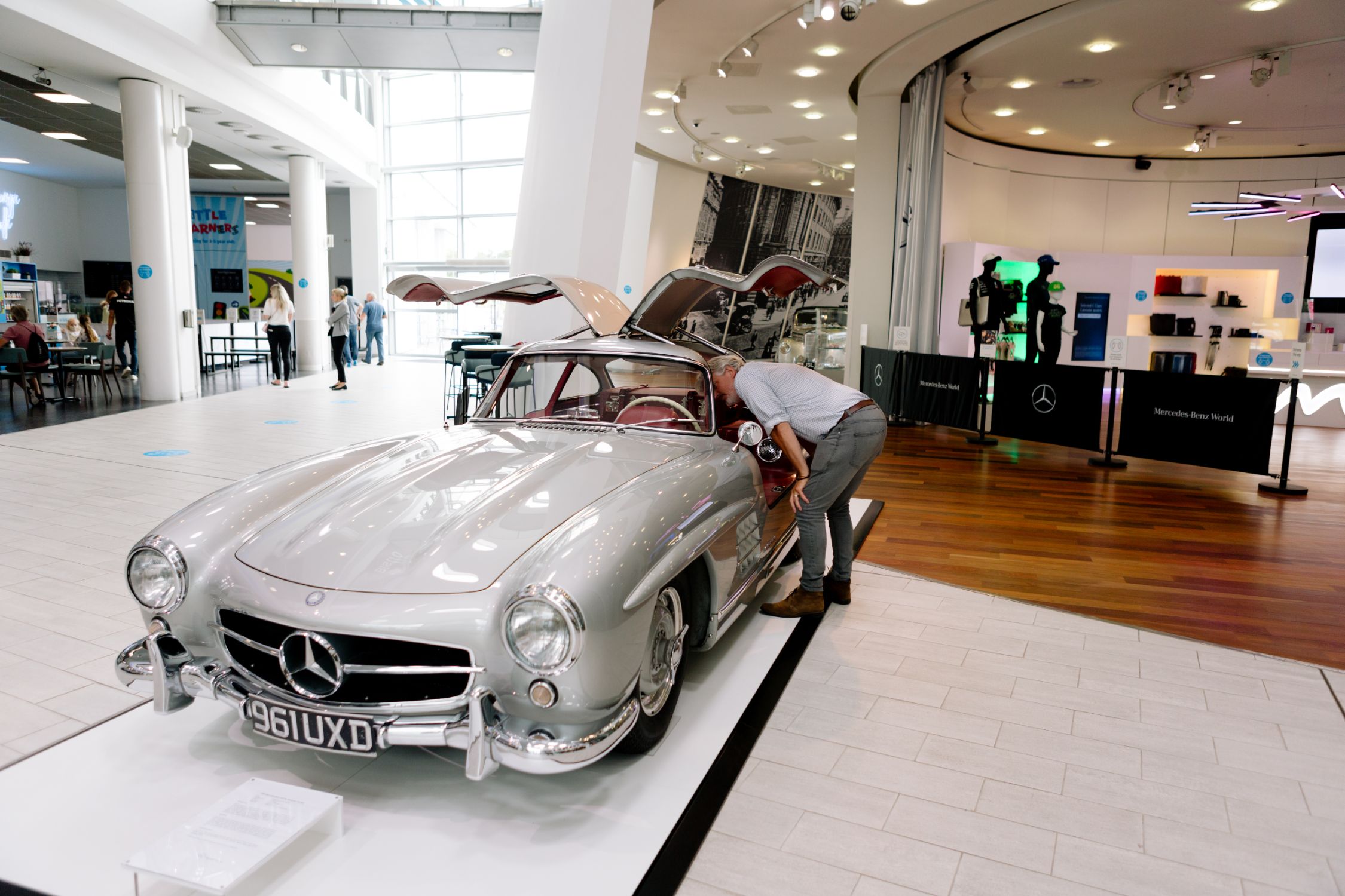 Discover – Mercedes-Benz World